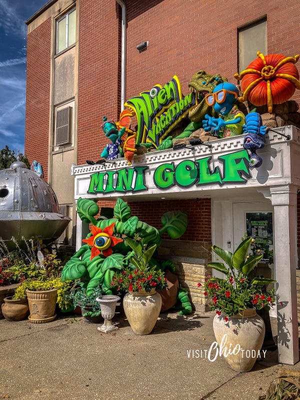 Alien Vacation Mini Golf - Visit Ohio Today